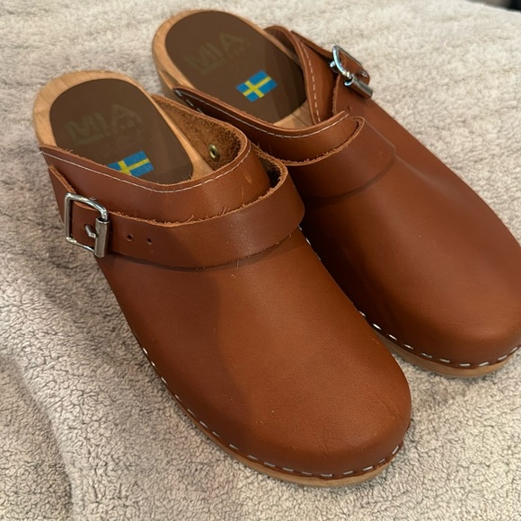 MIA | Shoes | Mia Alma Clogs In Color Luggage Sz 38 Us 75 New No Box ...